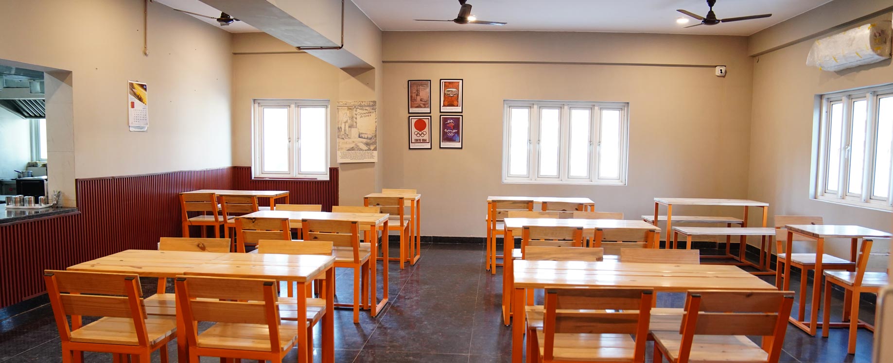 Modern Kitchen, Dining & Café - RISE Sports